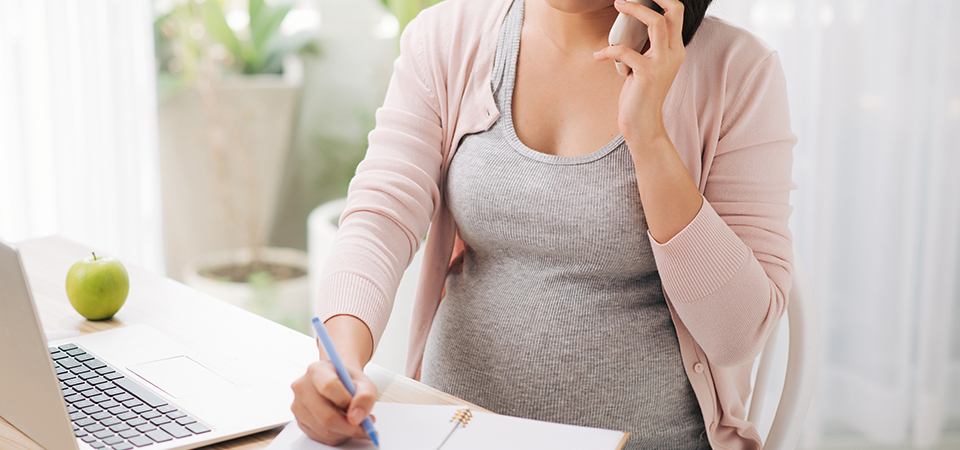 Announcing pregnancy at work: When and how | Clearblue